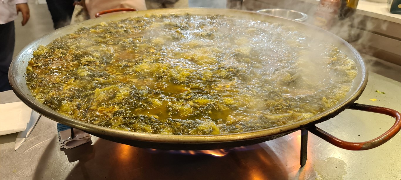 Así es la receta de la Paella De Fetge de Bou ( hígado de toro)